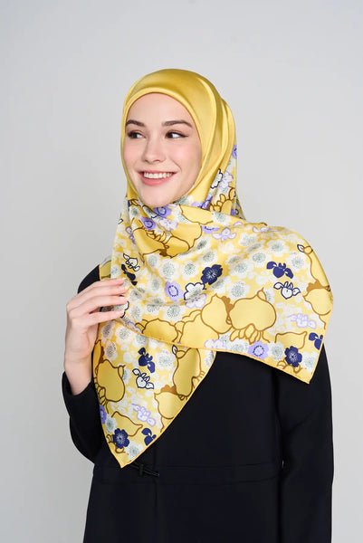 petal powerhouse TWILL SILK medium square – arzu